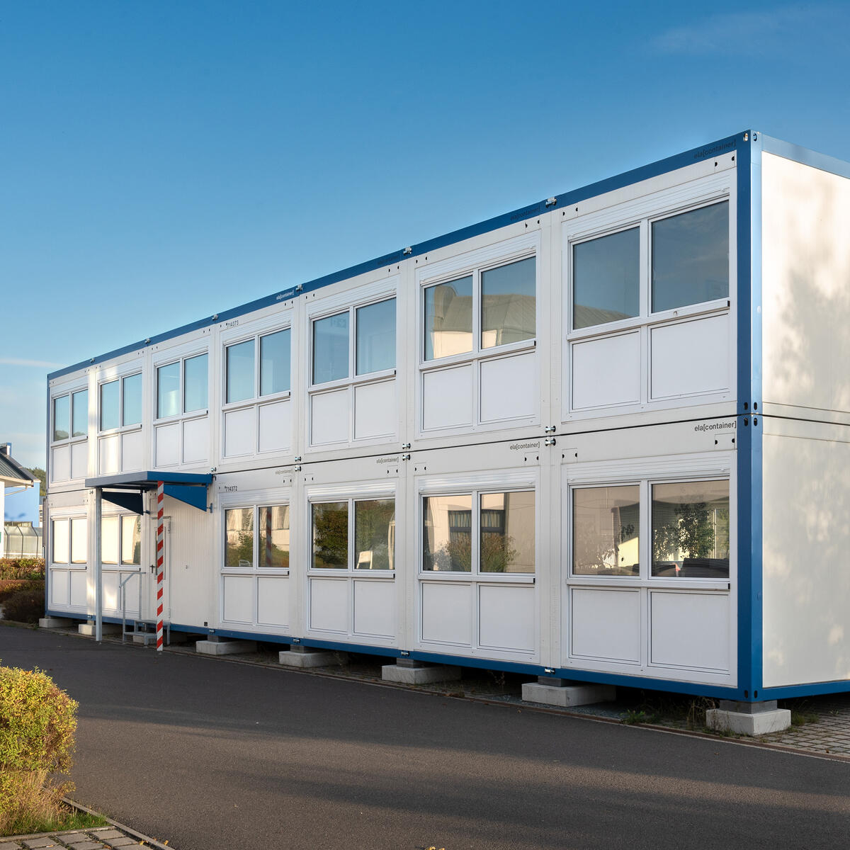 Industrieunternehmen setzt auf mobile ELA Container | ELA Container ...